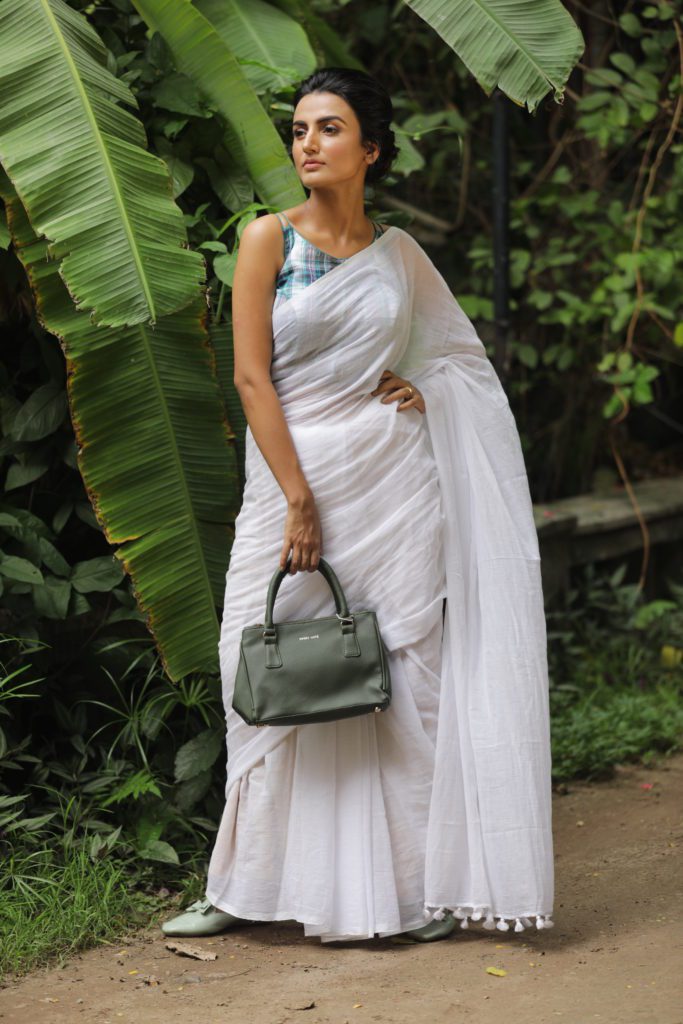 White Mulmul Saree - Shagun Silks & Sarees